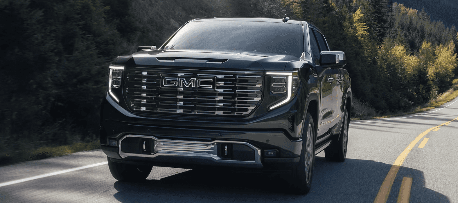 See the 2025 GMC Sierra 1500 in Rochester, MN | Features Review