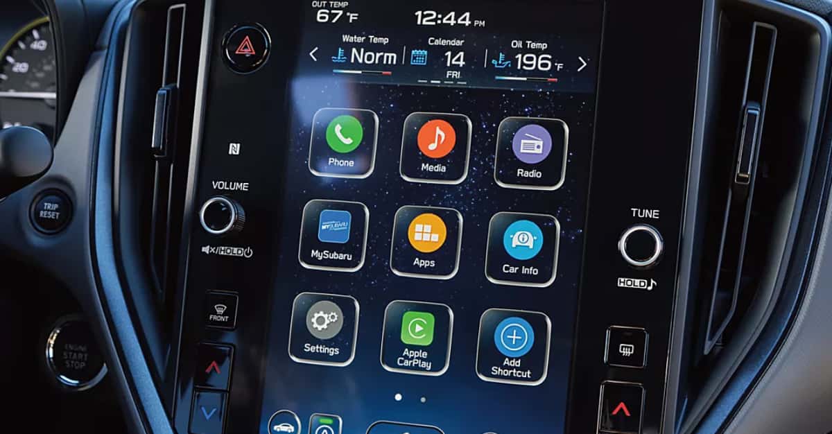 What Features Are Included in the STARLINK Infotainment System?