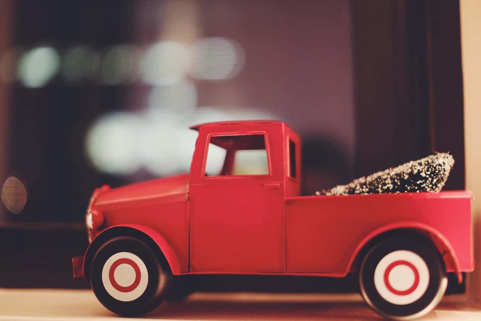 How to Put a Christmas Tree on Your Car | Landers Kia